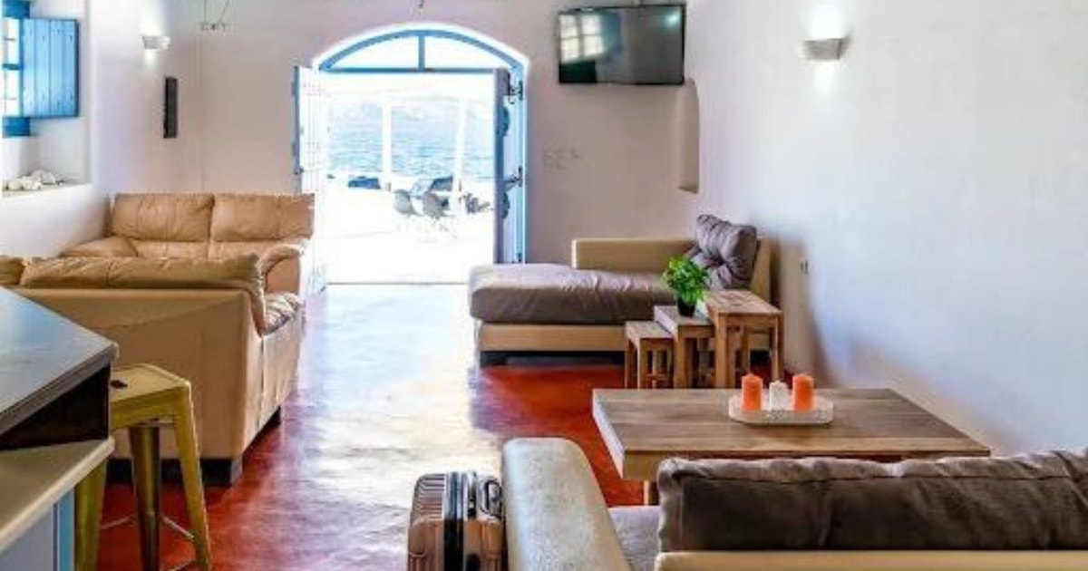 Santorini: Port VIP Lounge med kaffe och bagageassistans | GetYourGuide
