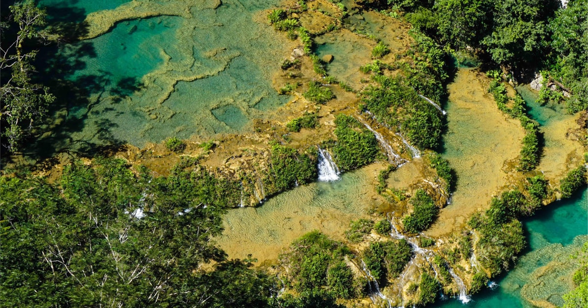 Panajachel: ida y vuelta compartida a Semuc Champey/Lanquin | GetYourGuide