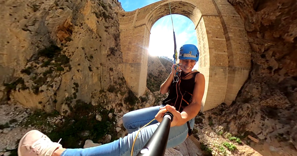 Altea: Bungeejumpen in de canyon "El Mascarat | GetYourGuide