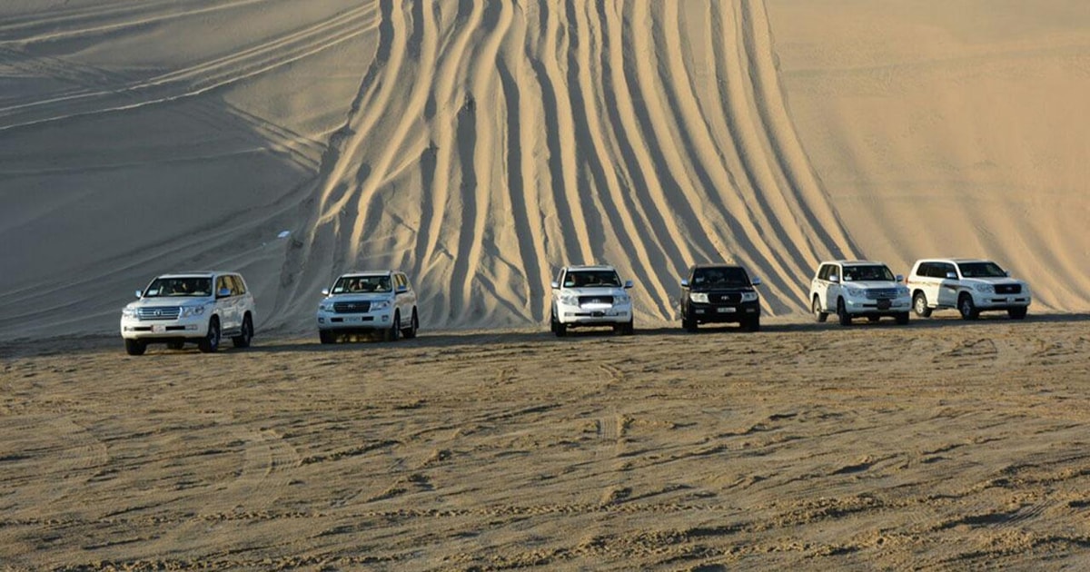 Doha: Besloten stads- en woestijnsafari met kamelenrit | GetYourGuide