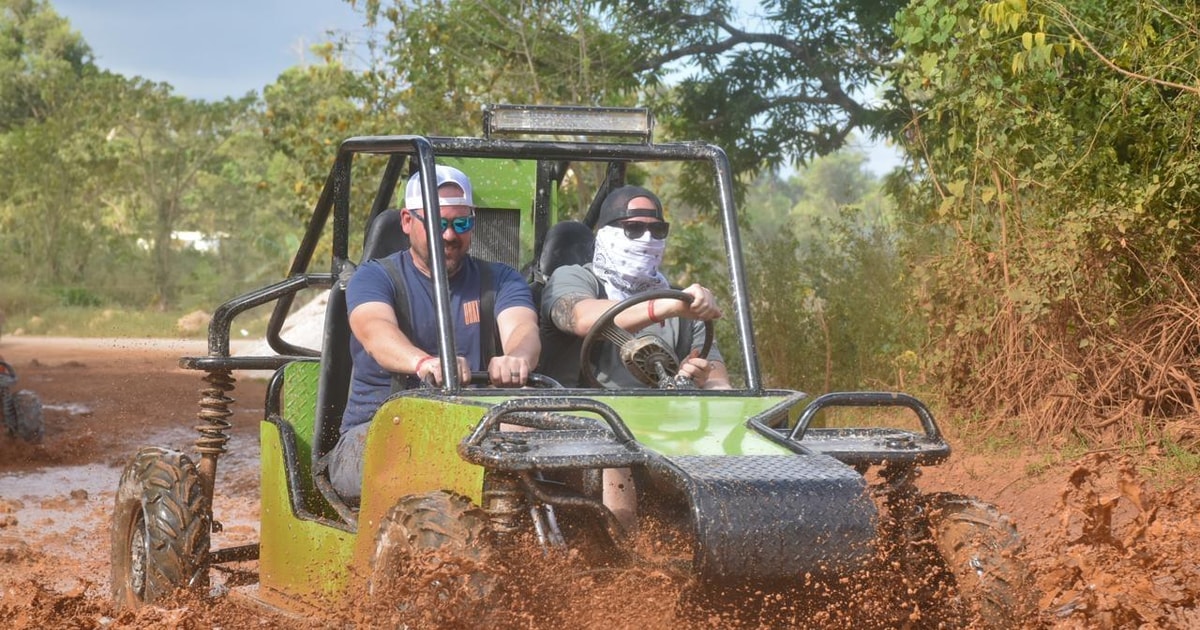 Tour in buggy e ATV a Punta Cana: grotta, spiaggia di Macao, pick-up ...
