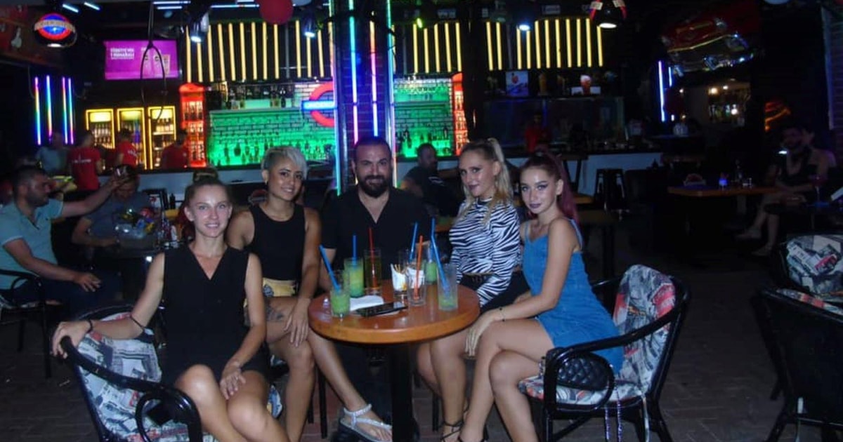 London Bar Meetup: Entry, Safe Original Drink & Transfer | GetYourGuide