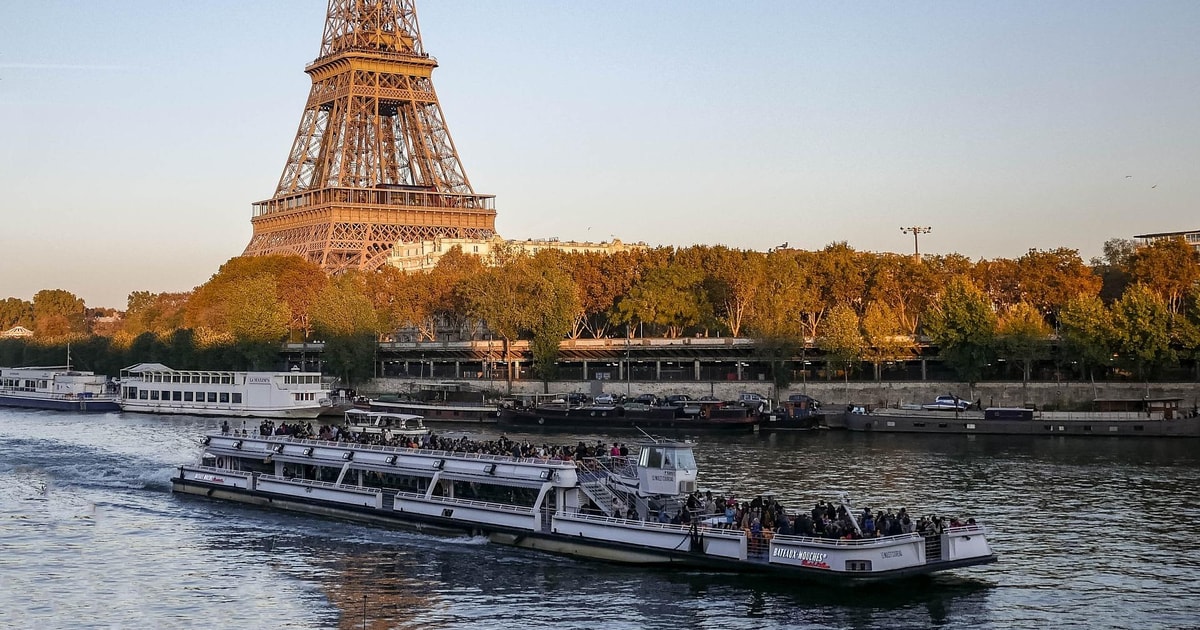 Parigi: Tour monumentale e giro in barca sulla Senna | GetYourGuide