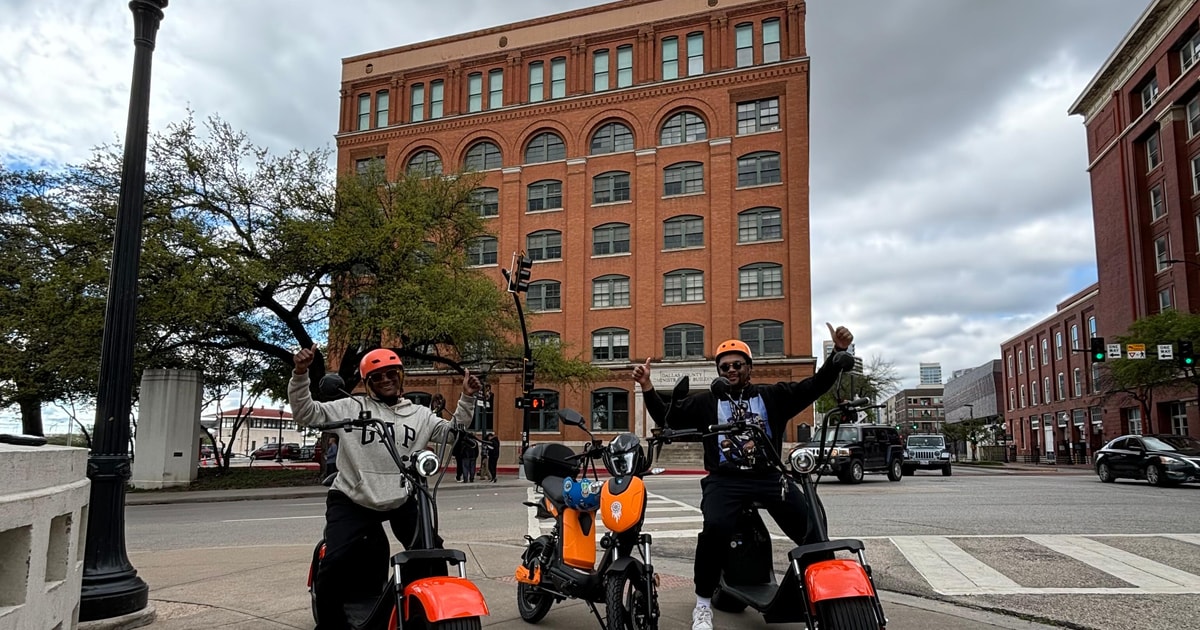 Dallas JFK Moord & Geschiedenis Scooter Tour | GetYourGuide