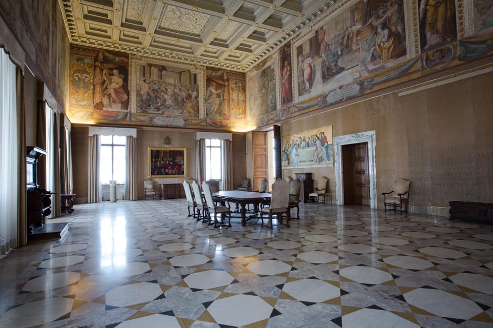 The Lateran Palace: The House of the Bishop of Rome | GetYourGuide