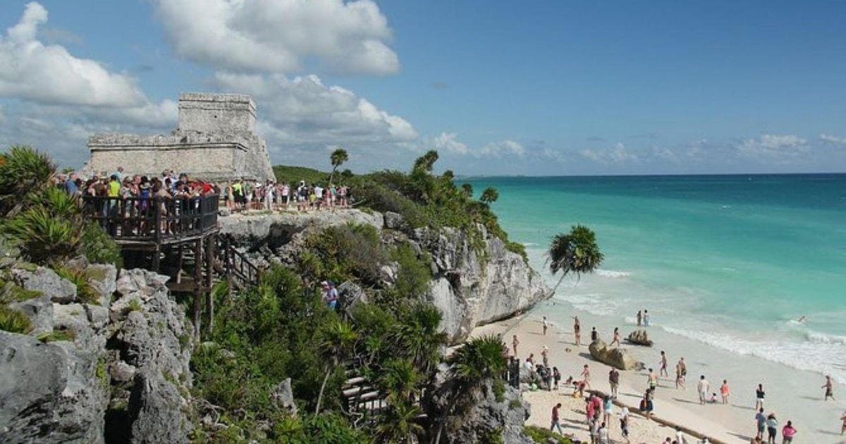 Cancun:Cena Combo con pollo Capitan Hook + tour dei Cenote di Tulum ...