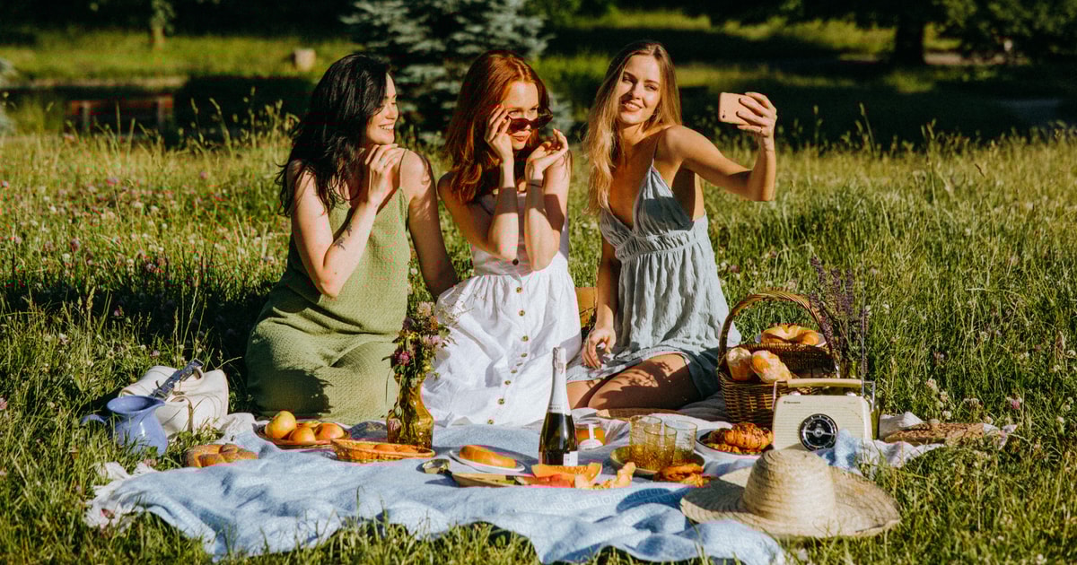 キミノウラキ農場への電動自転車アドベンチャー、ピクニックと試飲 | GetYourGuide