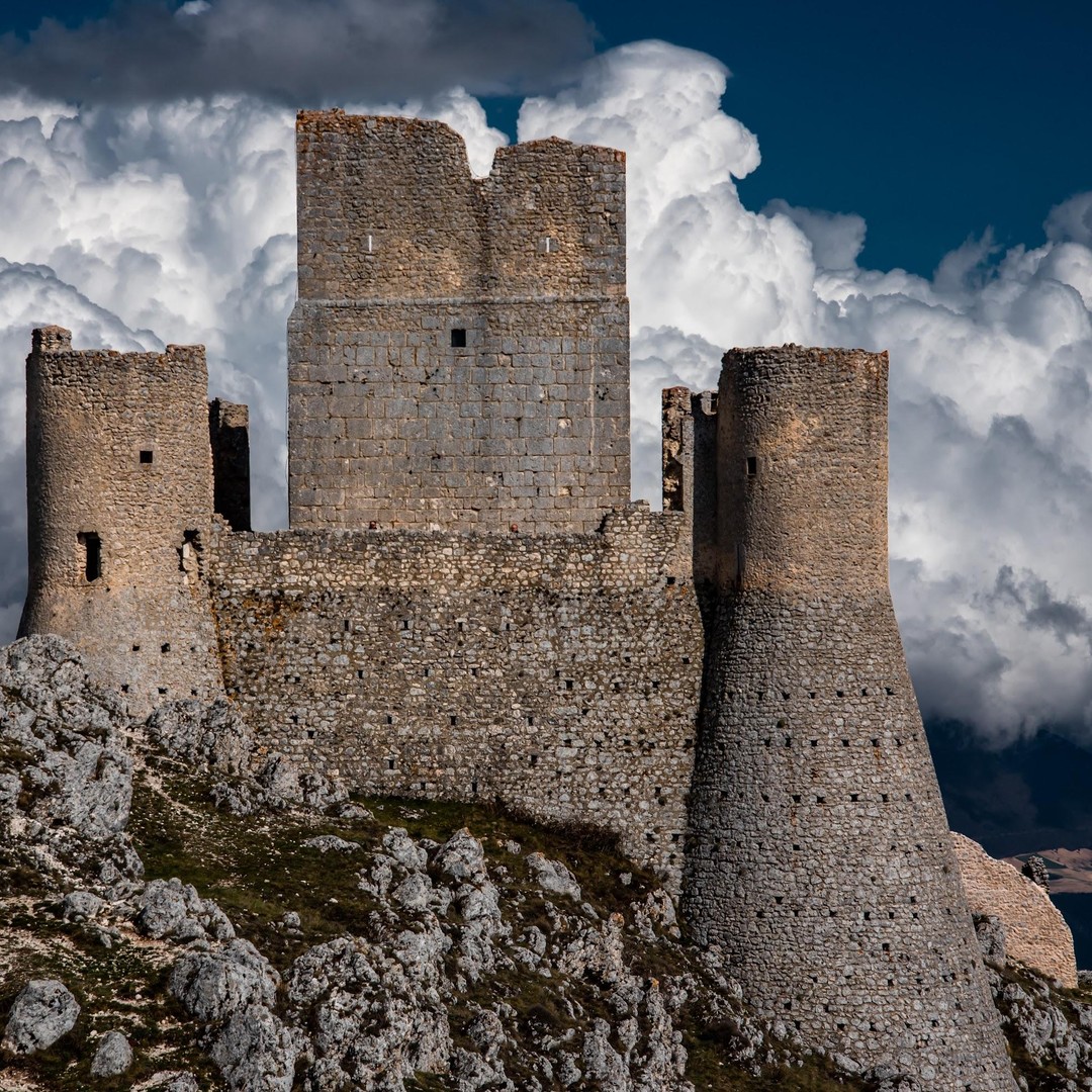 Rocca Calascio: entre naturaleza, historia y cine. | GetYourGuide