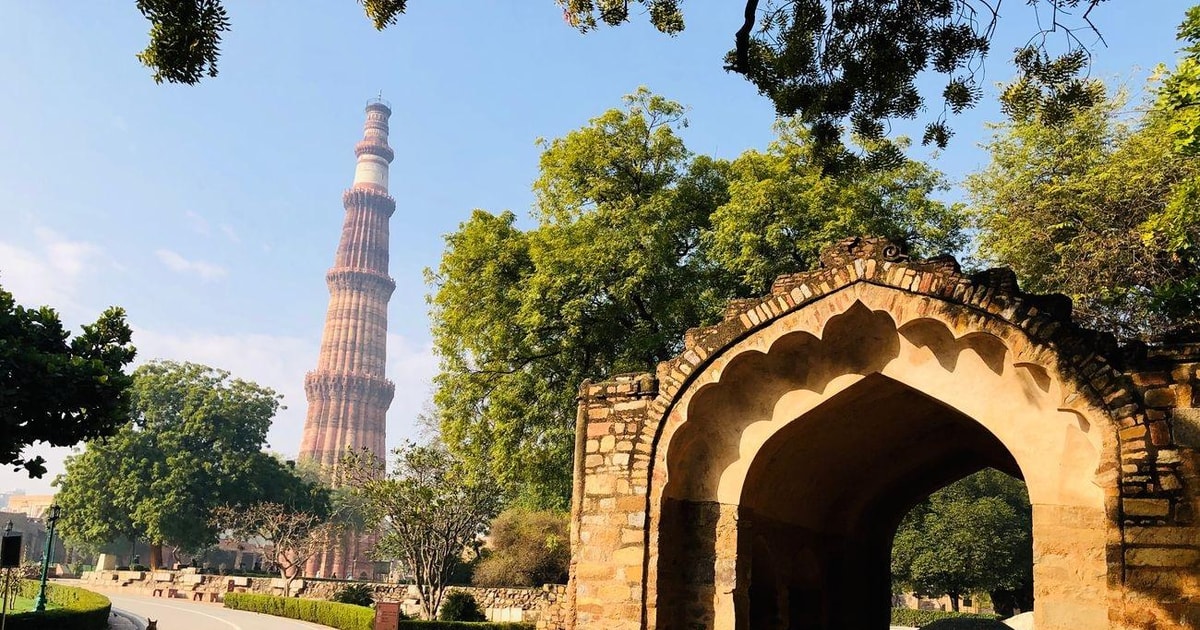 Skip-the-Line Guided Tour of Qutub Minar with Transfer | GetYourGuide