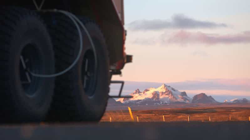 Visite en bus du Cercle d'Or et Glacier par Sleipnir Monster Truck ...