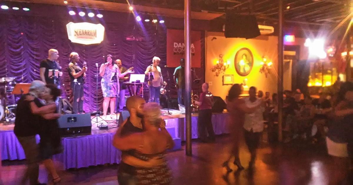 Rio Nightlife for music lovers and party makers: experience! | GetYourGuide