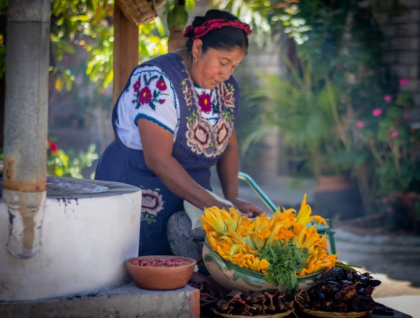 Desde Oaxaca: Clase de Cocina Ancestral Zapoteca Chocolate | GetYourGuide