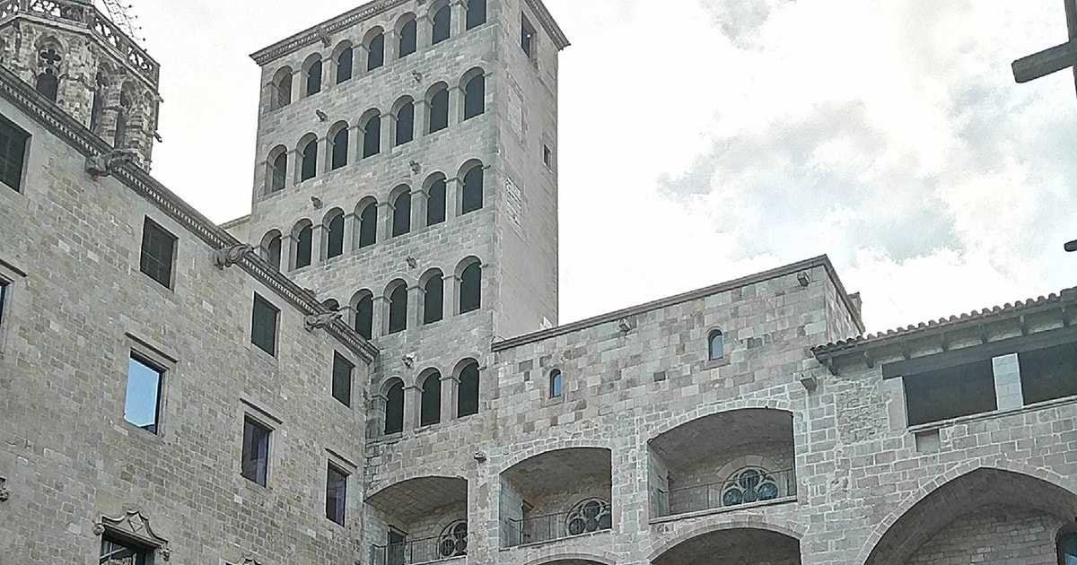 The 5 charms of Gothic Area | GetYourGuide