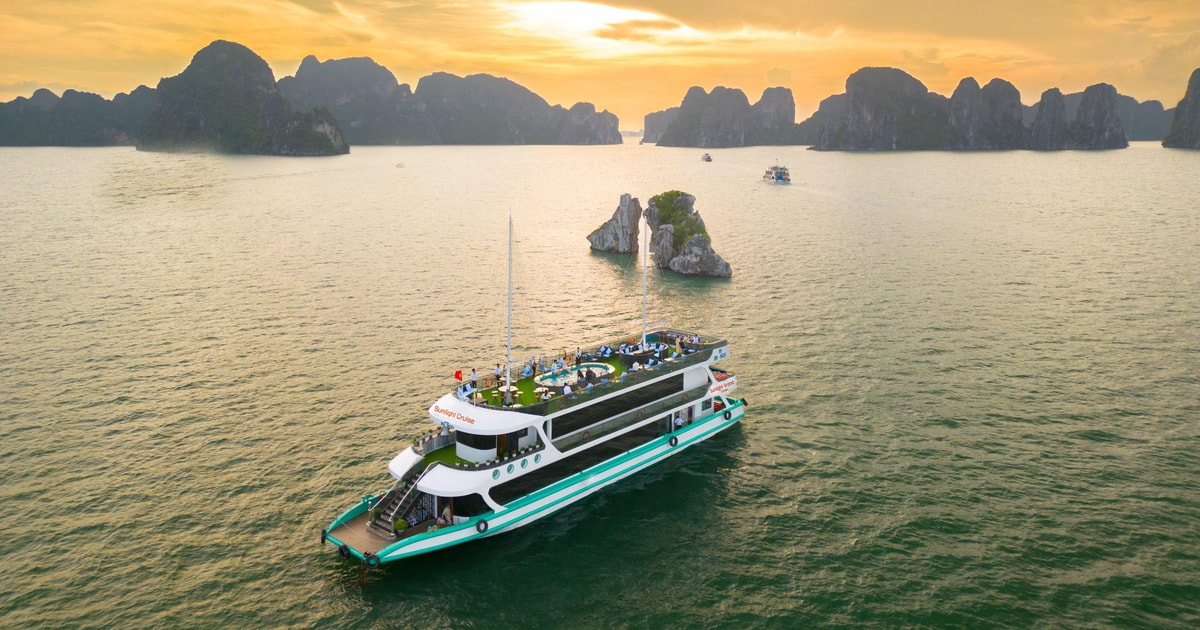 Au départ de Hanoi : visite d'une journée de la baie d'Halong en ...