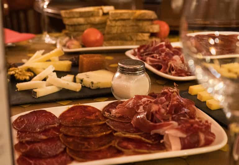 Barcelona: El Born and Gothic Quarter Wine & Tapas Bar Tour | GetYourGuide