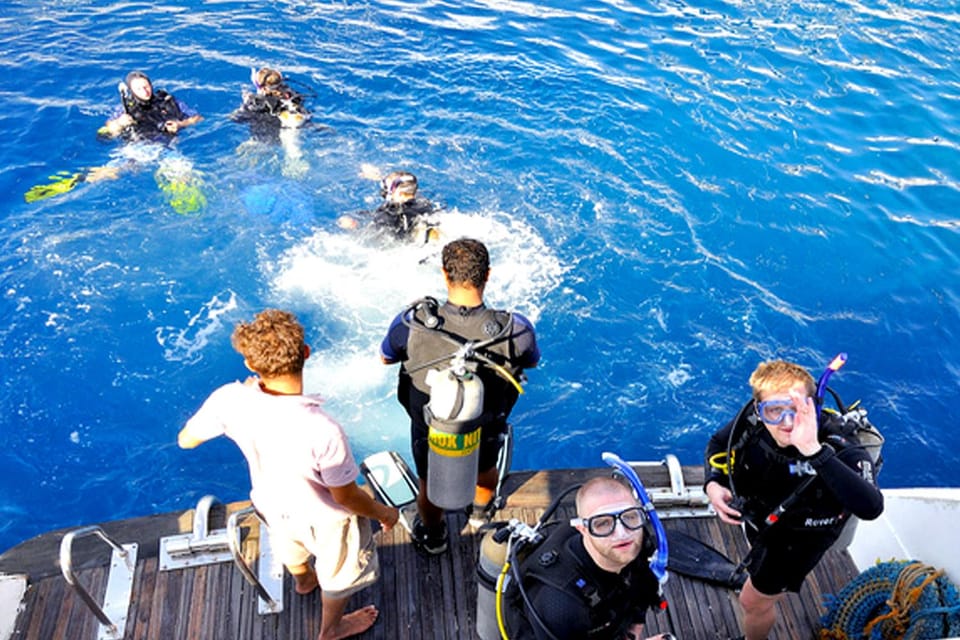 Hurghada: Intro Diving Boat Tour, Snorkeling and Lunch | GetYourGuide