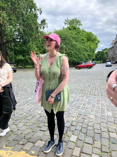 Παλιά πόλη του Εδιμβούργου: Γυναίκες της Σκωτίας Gallus Walking Tour ...