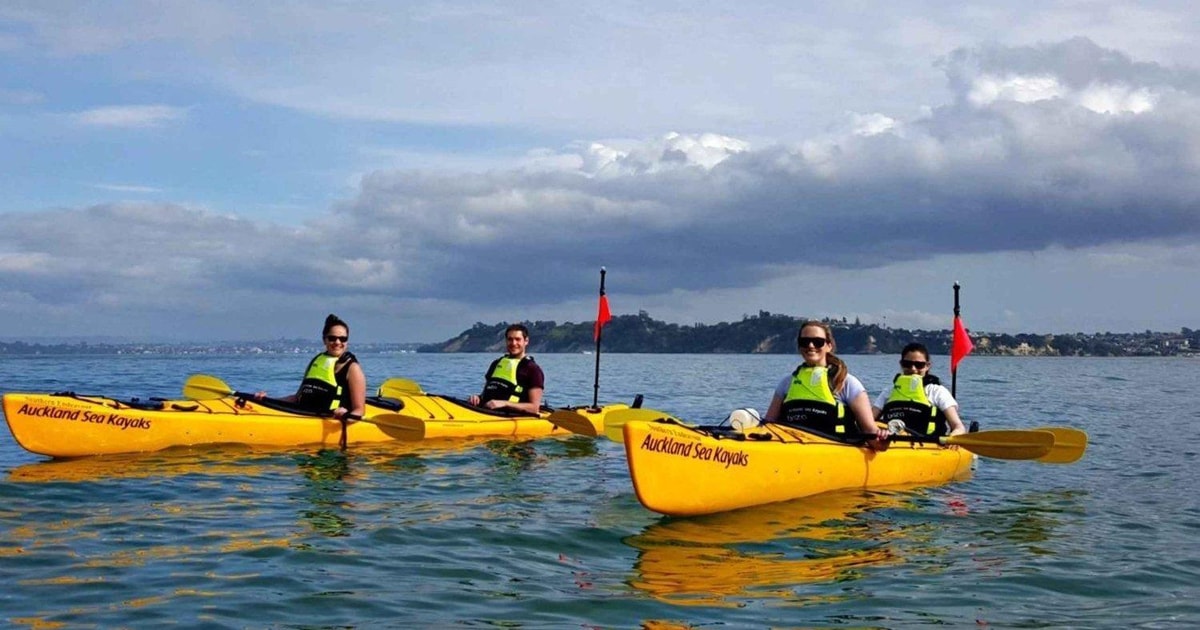 Los Haitises: Guidet kajak-tur med lokal guide | GetYourGuide