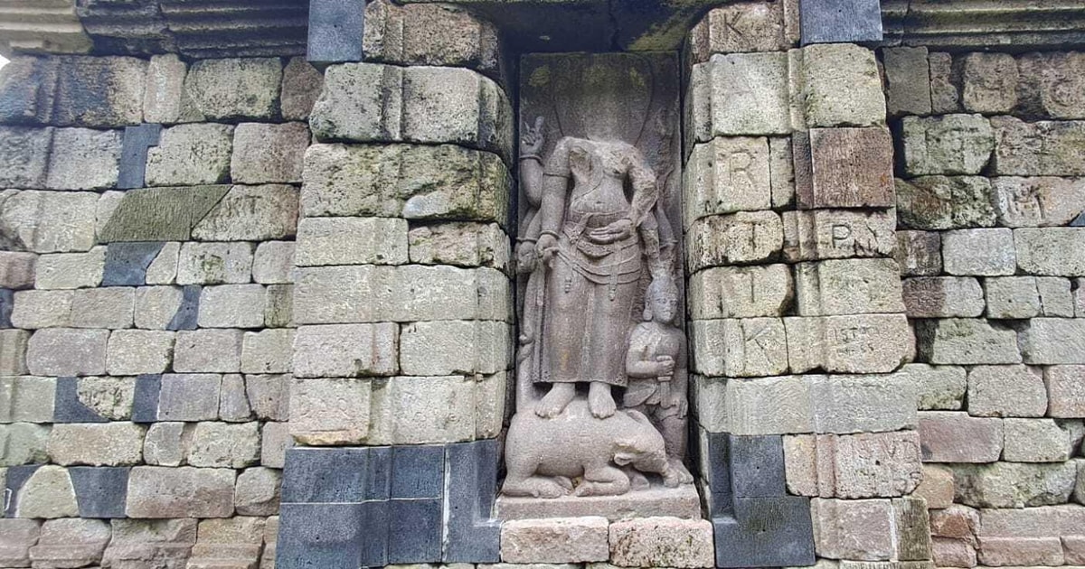 Yogyakarta : Java Rice Terrace Trek & Selogrio Temple Tour | GetYourGuide