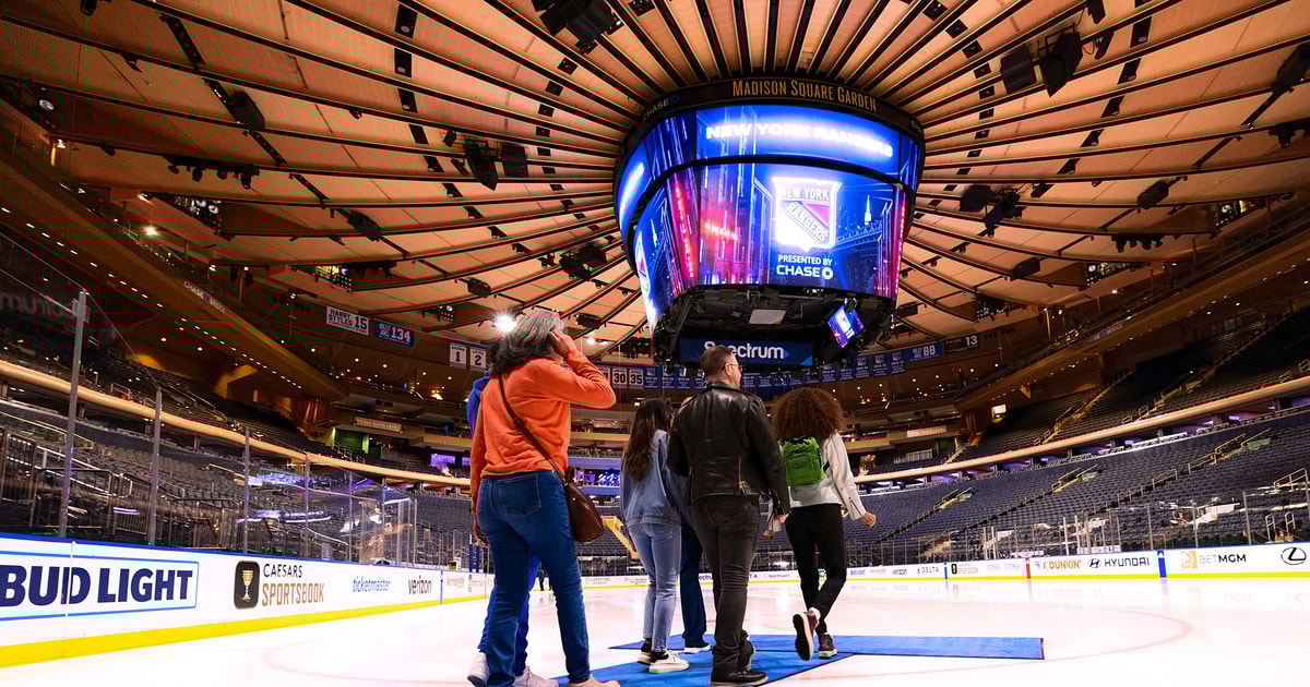 Madison Square Garden Behind the Scenes with a Sports Legend | GetYourGuide