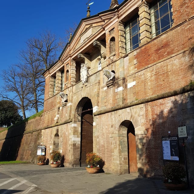 Lucca classica: visita guidata in ITALIANO | GetYourGuide