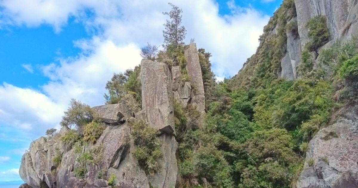 Ultimate Great Lake Trail Guided Hike & Boat Tour | GetYourGuide