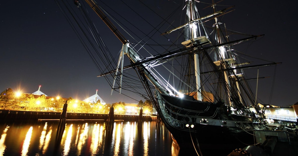 Boston: North End Night Tour with Dinner Experience | GetYourGuide