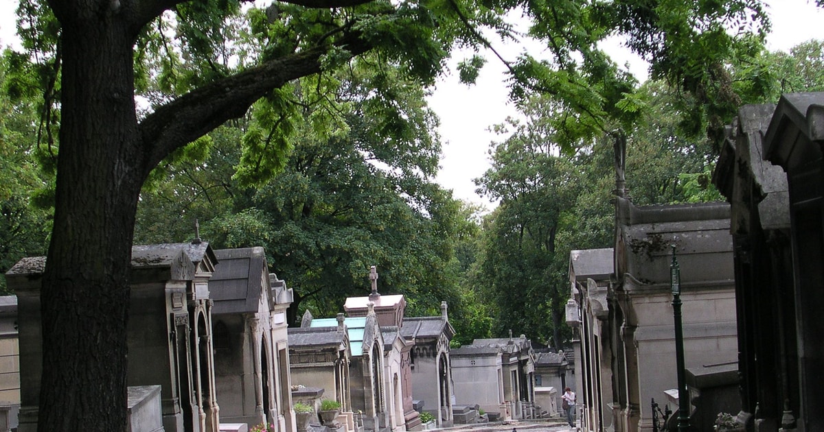 Paris: Père Lachaise Cemetery Walking Tour | GetYourGuide