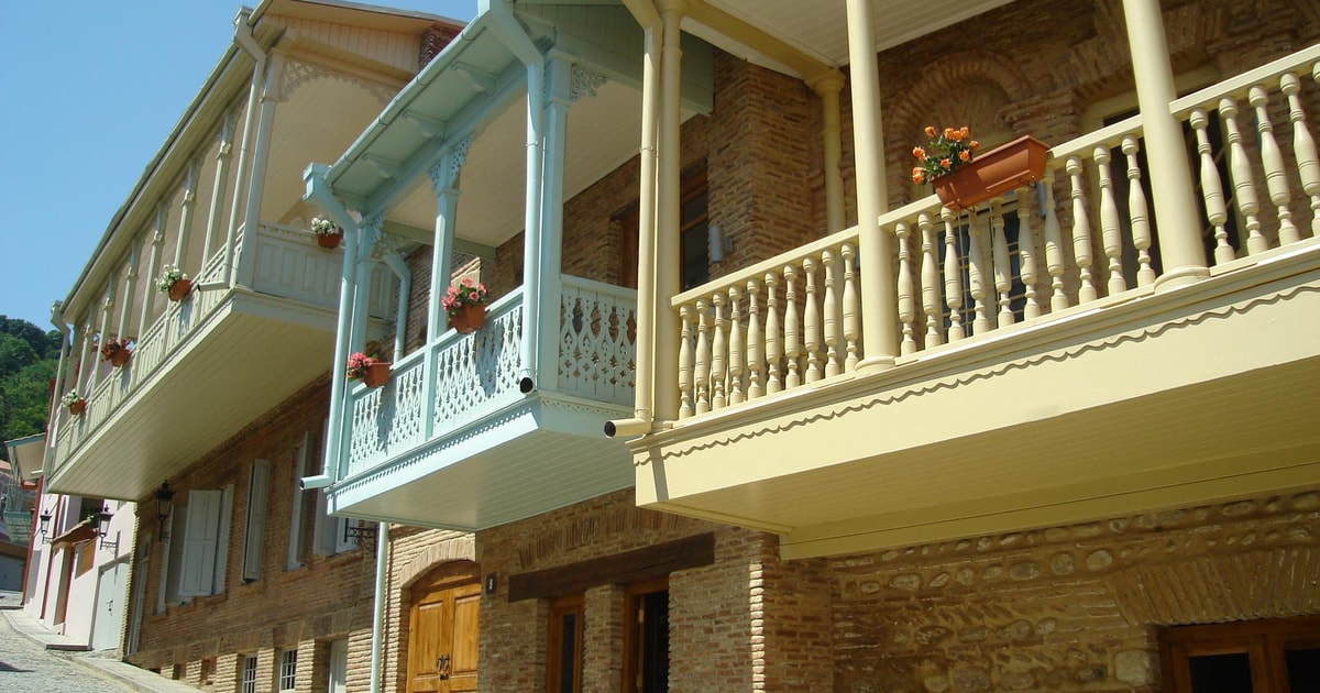 De Tbilisi a Sighnaghi, Bodbe, Telavi y vino gratis | GetYourGuide