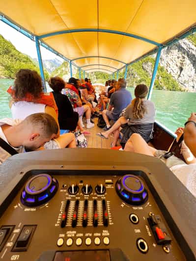 Τίρανα: Shala River Boat Tour | GetYourGuide
