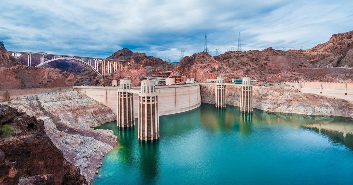 Hoover Dam,7 Magic Mountains VIP Experience Small Group Tour | GetYourGuide