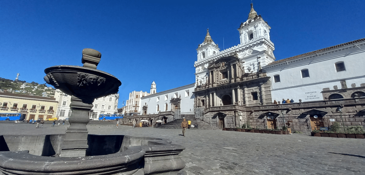 Tour della città di Quito: Visita la città vecchia e il centro del ...