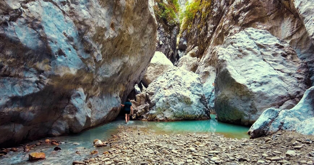 Aventura en el Cañón de la Holta: Excursión de un día con senderismo y ...