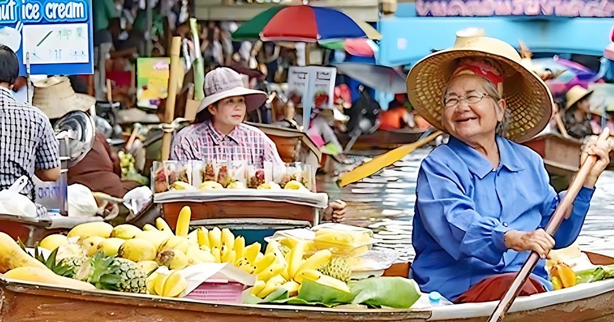Bangkok: Grand Palace&Floating Market Day Tour with transfer | GetYourGuide