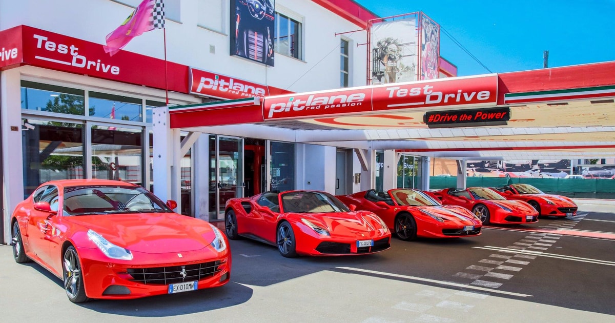 Maranello: Wstęp do Muzeum Ferrari i jazda próbna Ferrari 10/15/30 min ...