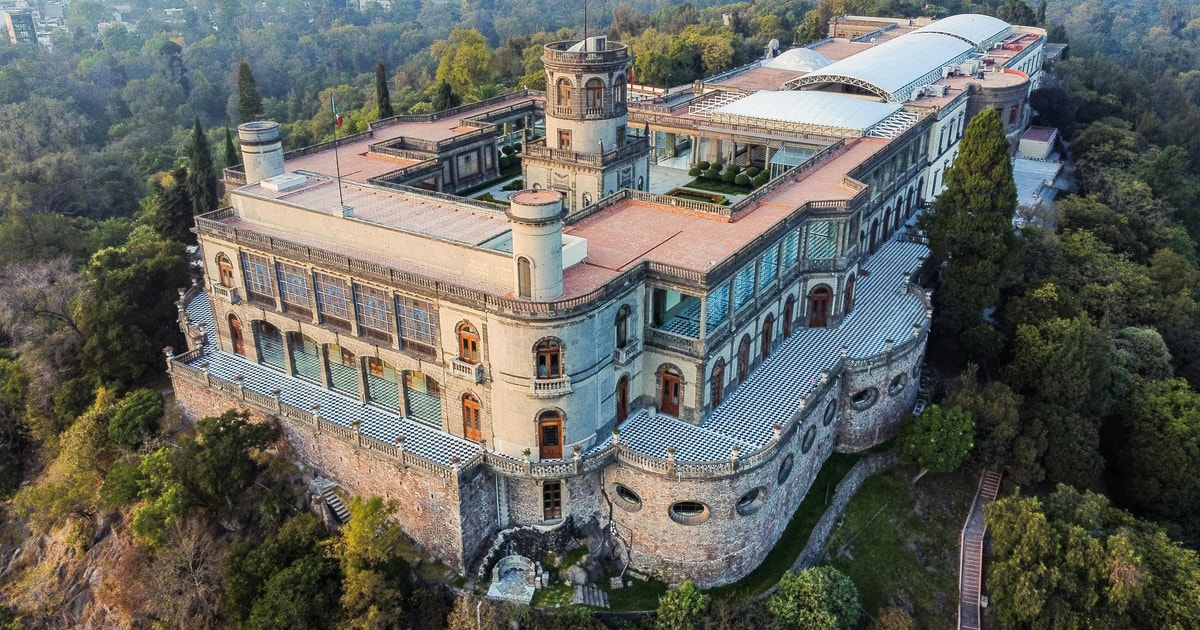 Mexico City: Exclusive tour of Chapultepec Castle, after-hours access ...