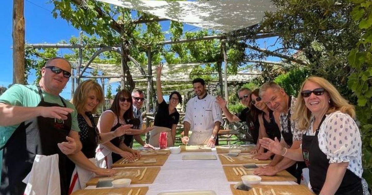 Positano: Cooking class and tasting vista li Galli | GetYourGuide