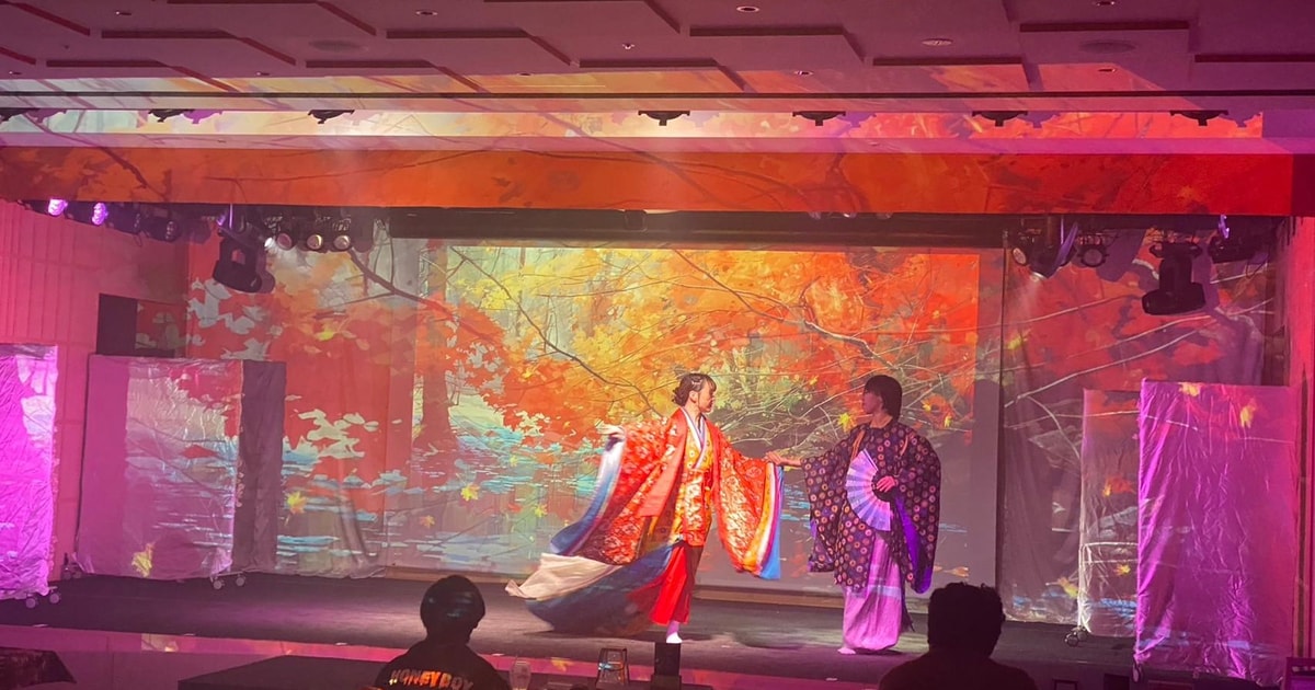 Tokyo: Traditional Story/Female Samurai Show with Drink | GetYourGuide