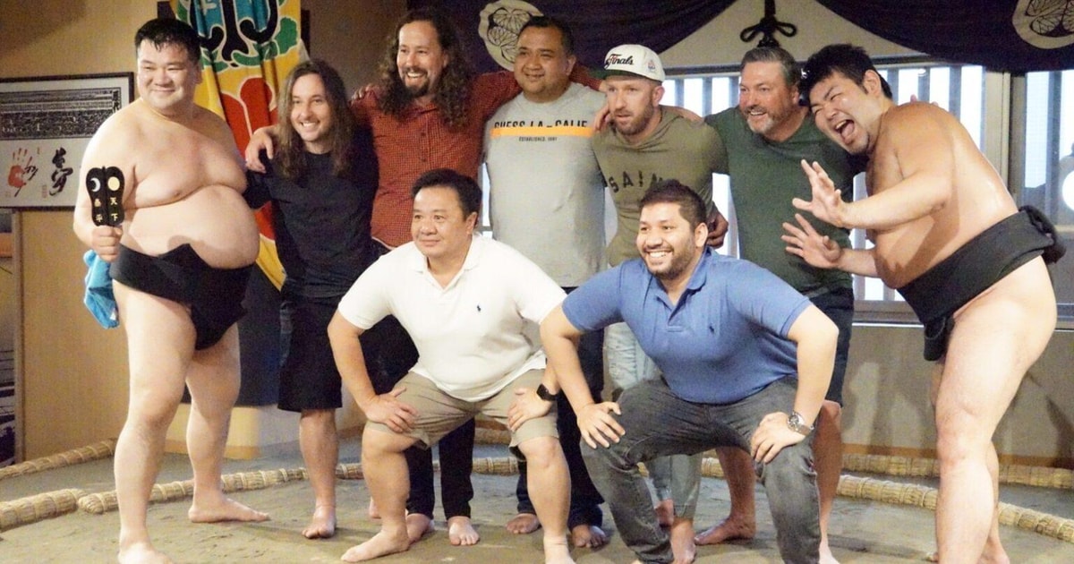 Show de sumô e almoço Chanko | GetYourGuide