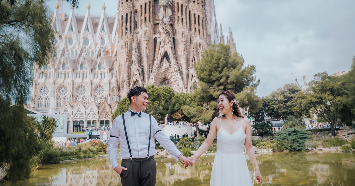 Write your Love Story in Barcelona, Sagrada Familia Edition | GetYourGuide