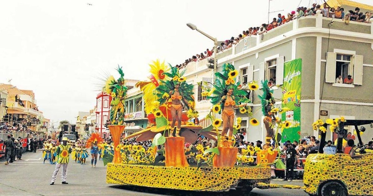 Cap-Vert : Visite guidée du Carnaval de Mindelo | GetYourGuide