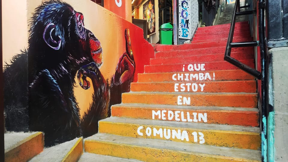 Medellín: Commune 13-Graffiti and History tour (propines) | GetYourGuide