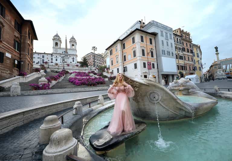 1,5 hour photoshoot in Rome (Trevi fountain+Spanish steps) | GetYourGuide