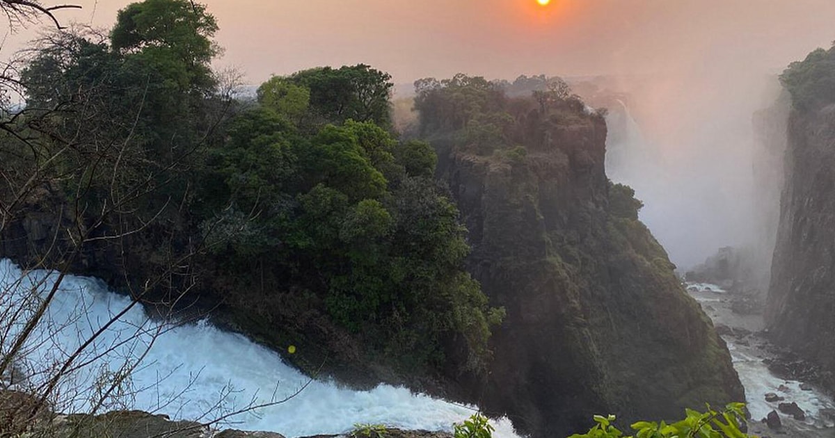 Victoria falls: Private sunrise photography at the falls | GetYourGuide