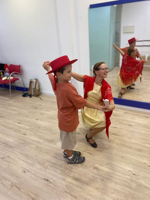 Málaga: Learn to dance flamenco rumba in 45 minutes | GetYourGuide