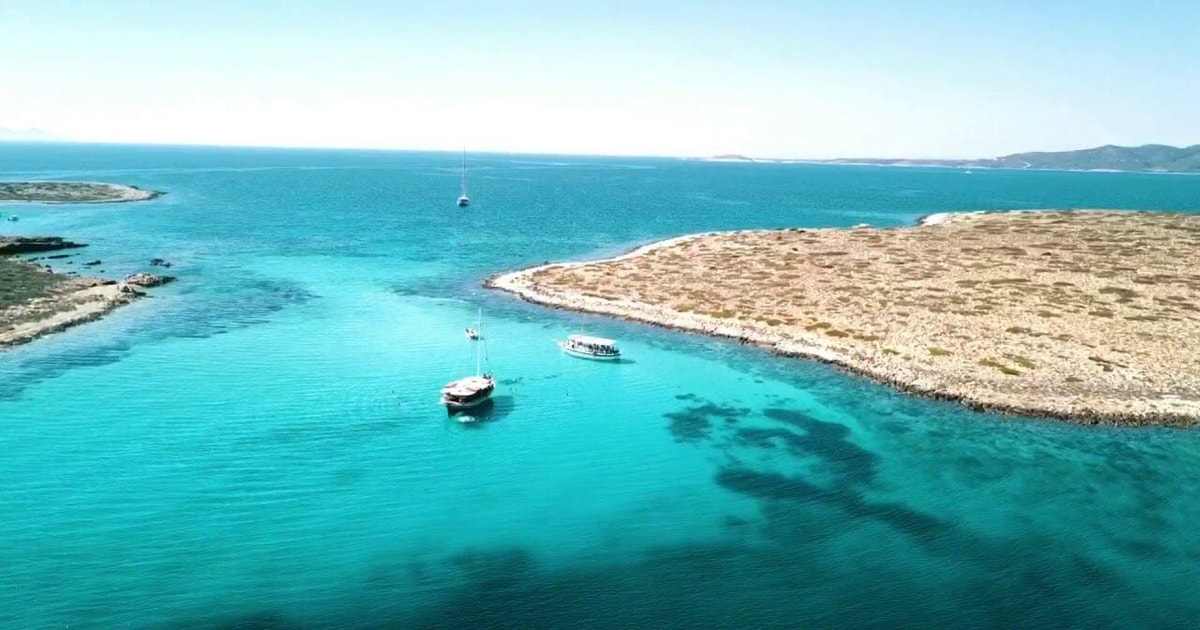 Paros: Private boat trip to Antiparos & Despotiko | GetYourGuide