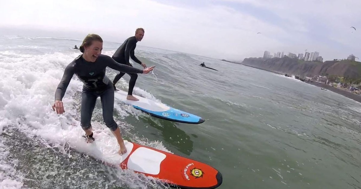 Lima: clase de surf con monitor en la playa de Makaha | GetYourGuide