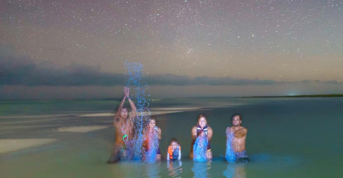 Holbox: Bioluminescentie in kajak en zijaanzicht. | GetYourGuide