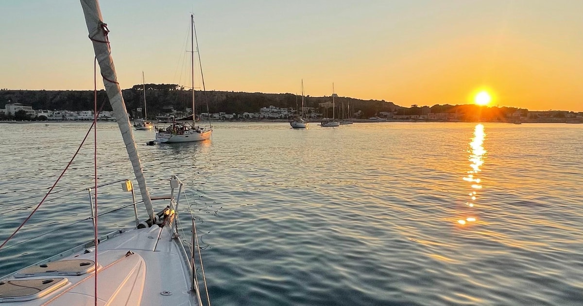 Palermo: tour romántico en velero privado al atardecer con cena ...