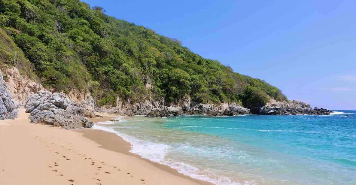 Desde Huatulco: Excursión Privada en Barco por las 7 Bahías | GetYourGuide